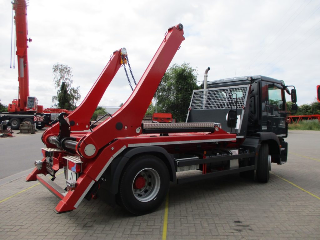 Assembly of roller tipper vehicles & skip loaders
